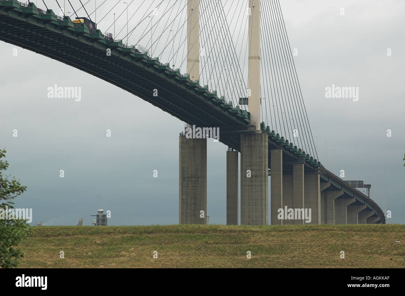Queen elizabeth ii toll bridge hi-res stock photography and images - Alamy