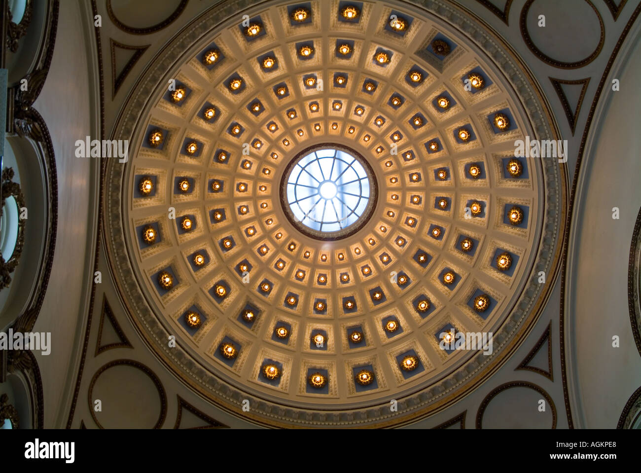 Full dome view of Milwaukee public library Stock Photo - Alamy
