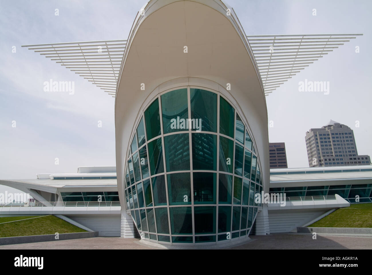 Milwaukee art museum Calatrava portrait view from Michigan lake side ...