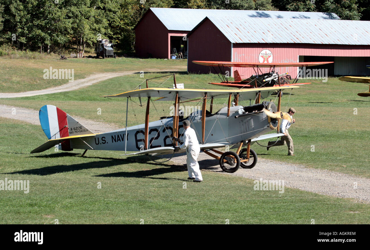 Curtiss JN-4H “Jenny” - 1917 WITH WING RUNNER Stock Photo - Alamy