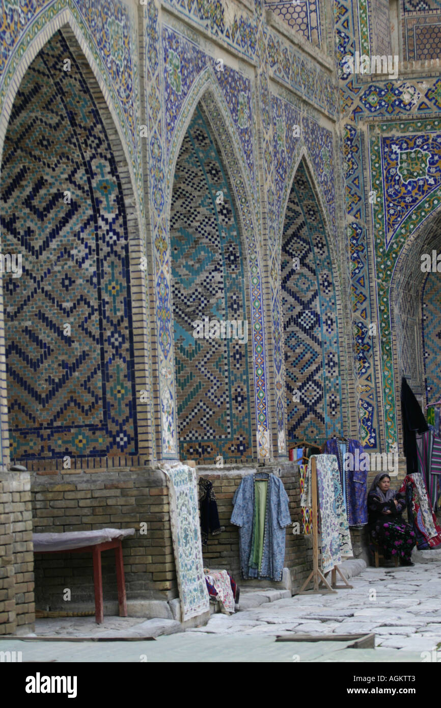 Samarkand registan door hi-res stock photography and images - Alamy