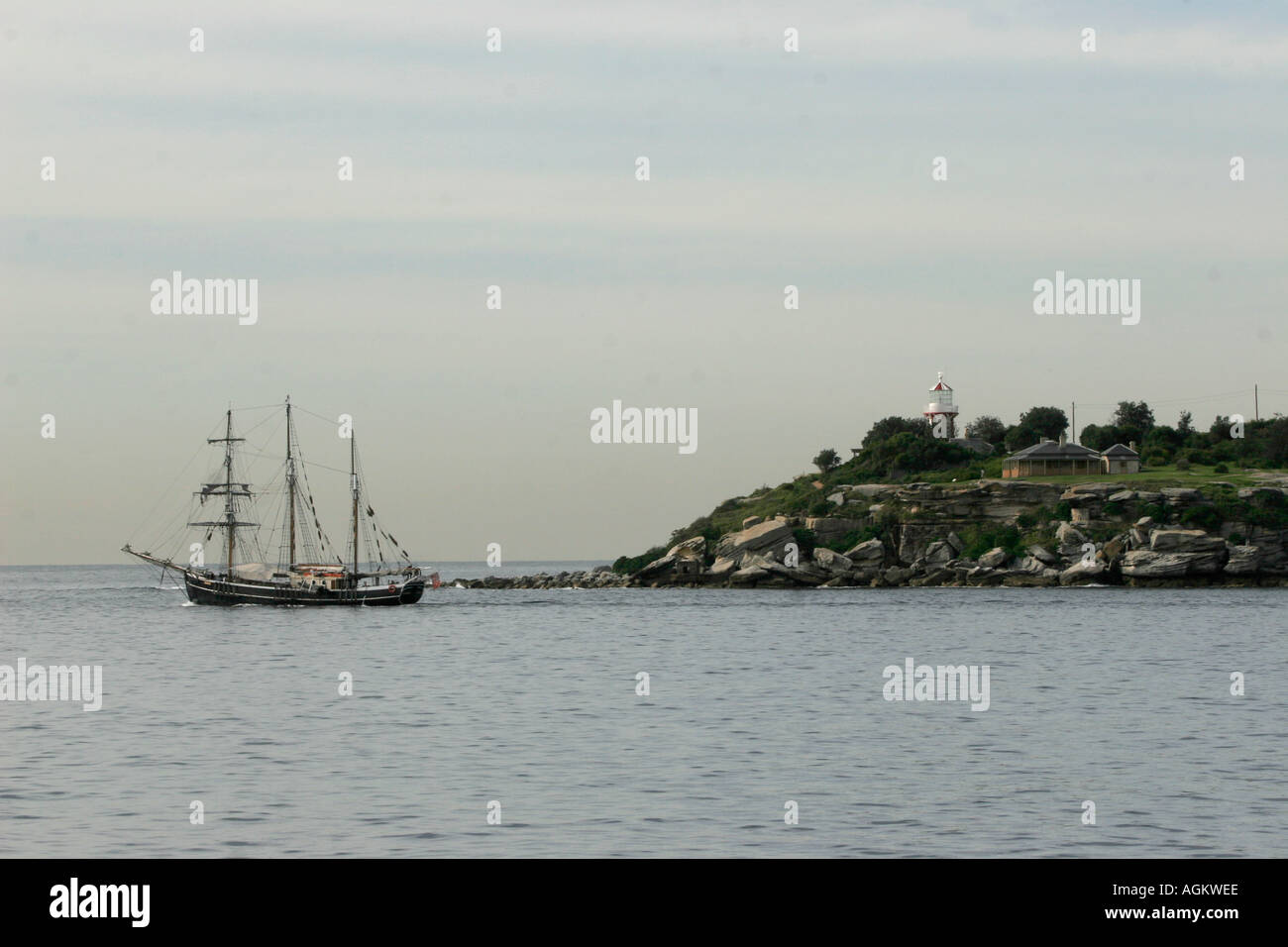 Square rigged sailing ship hi-res stock photography and images - Alamy