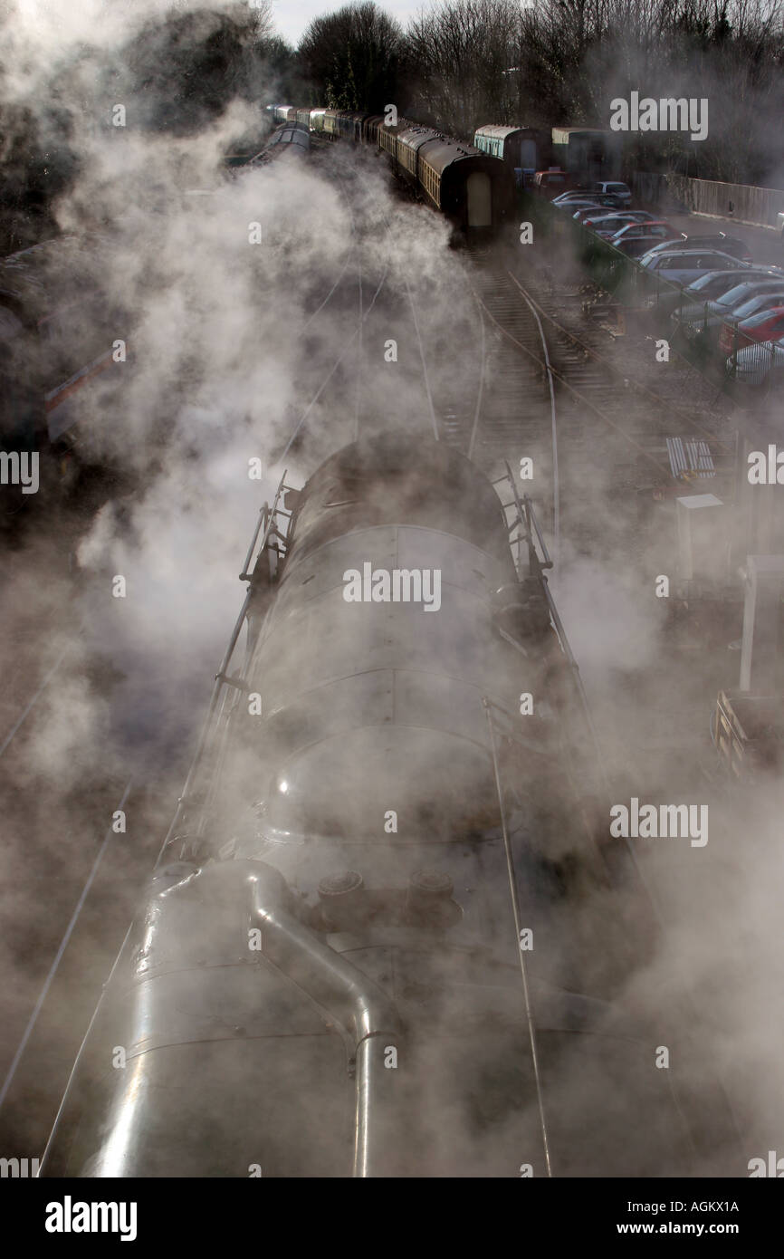 Overhead railway signal hi-res stock photography and images - Alamy