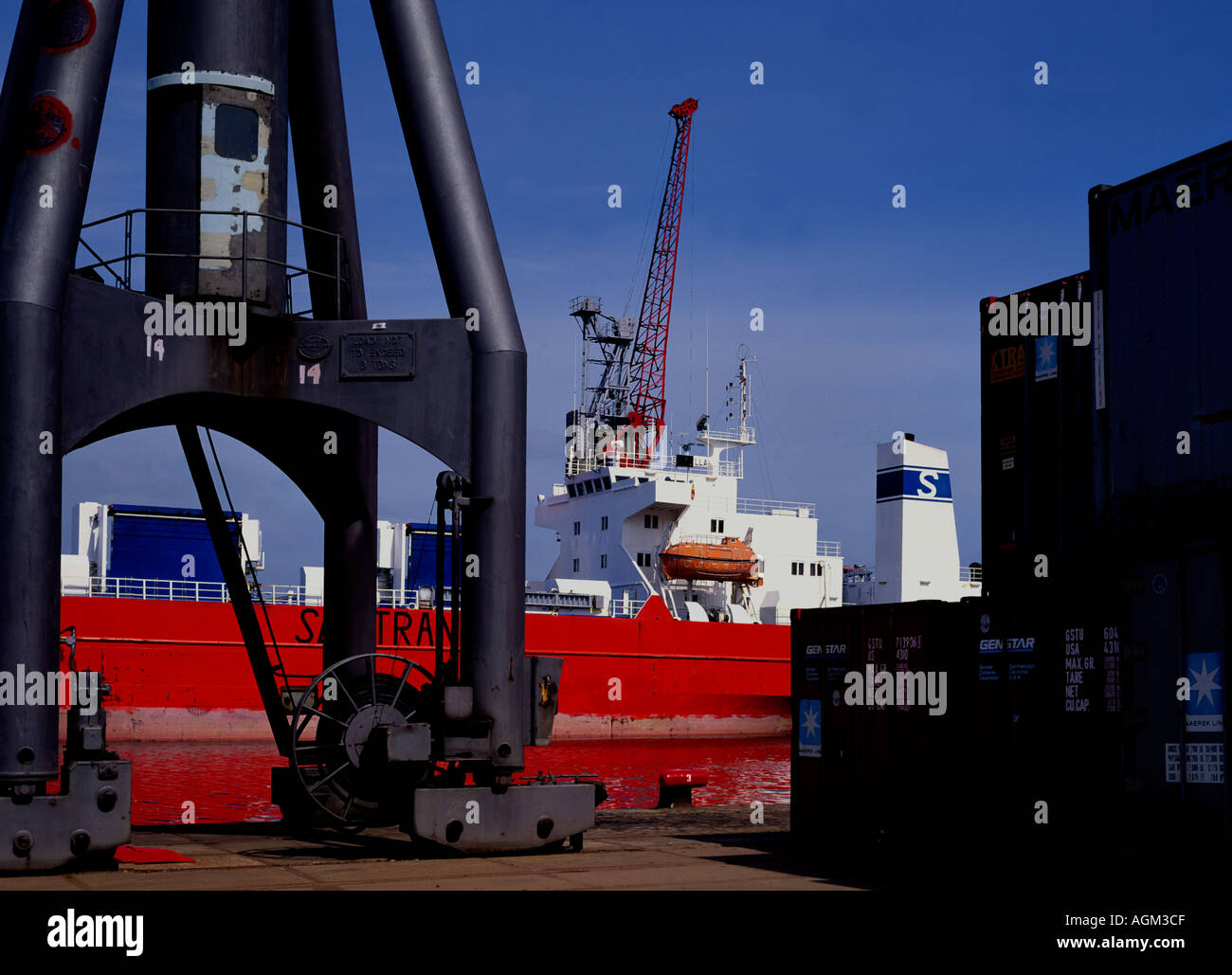UK Scotland Grangemouth Container Port Stock Photo - Alamy