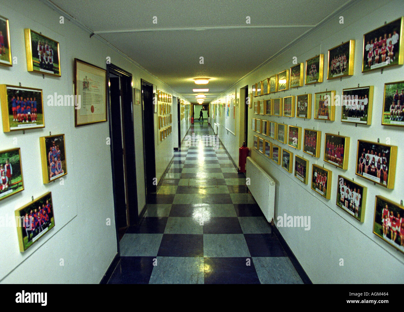 School corridor hi-res stock photography and images - Alamy
