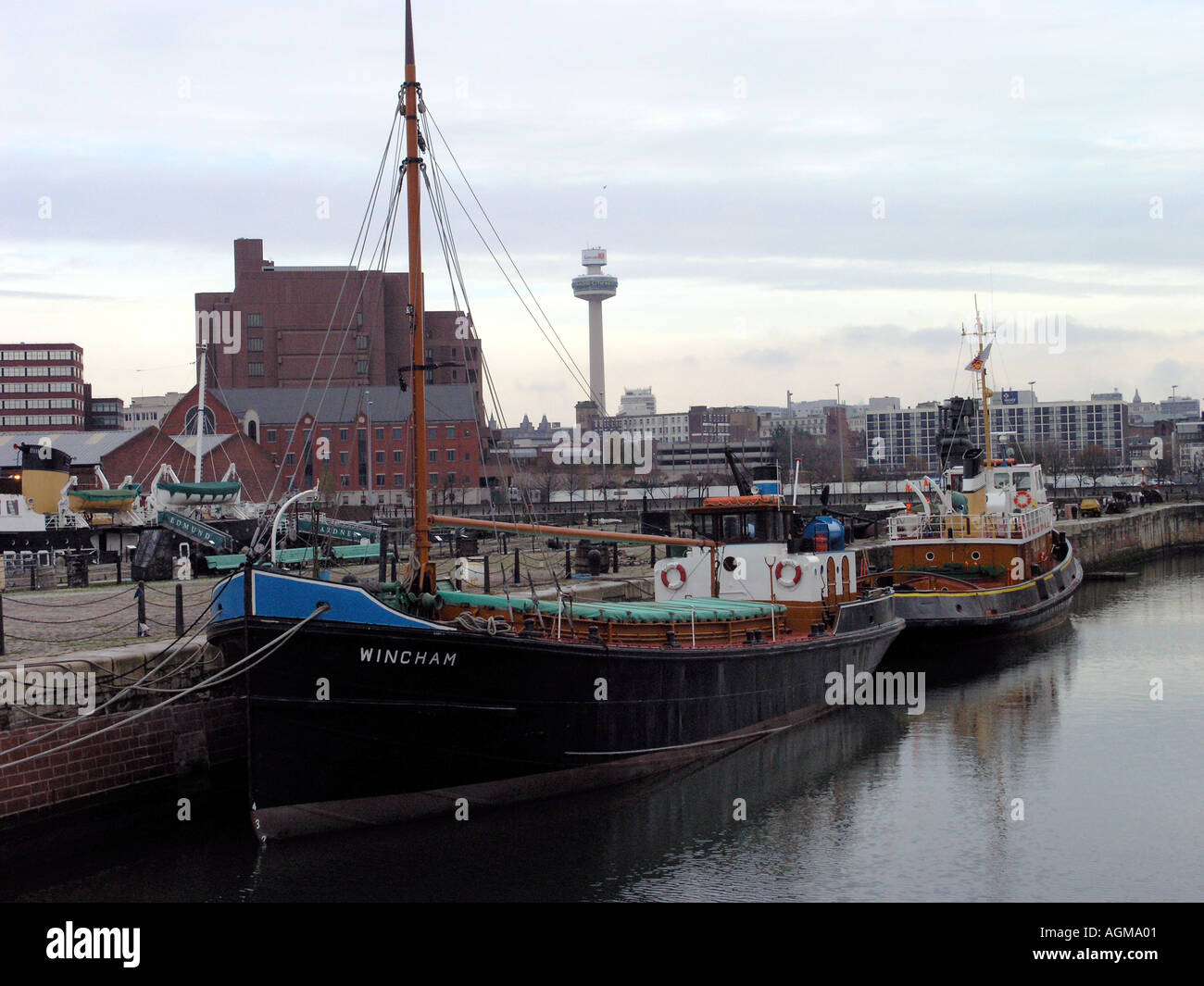 Weaver packet hi-res stock photography and images - Alamy