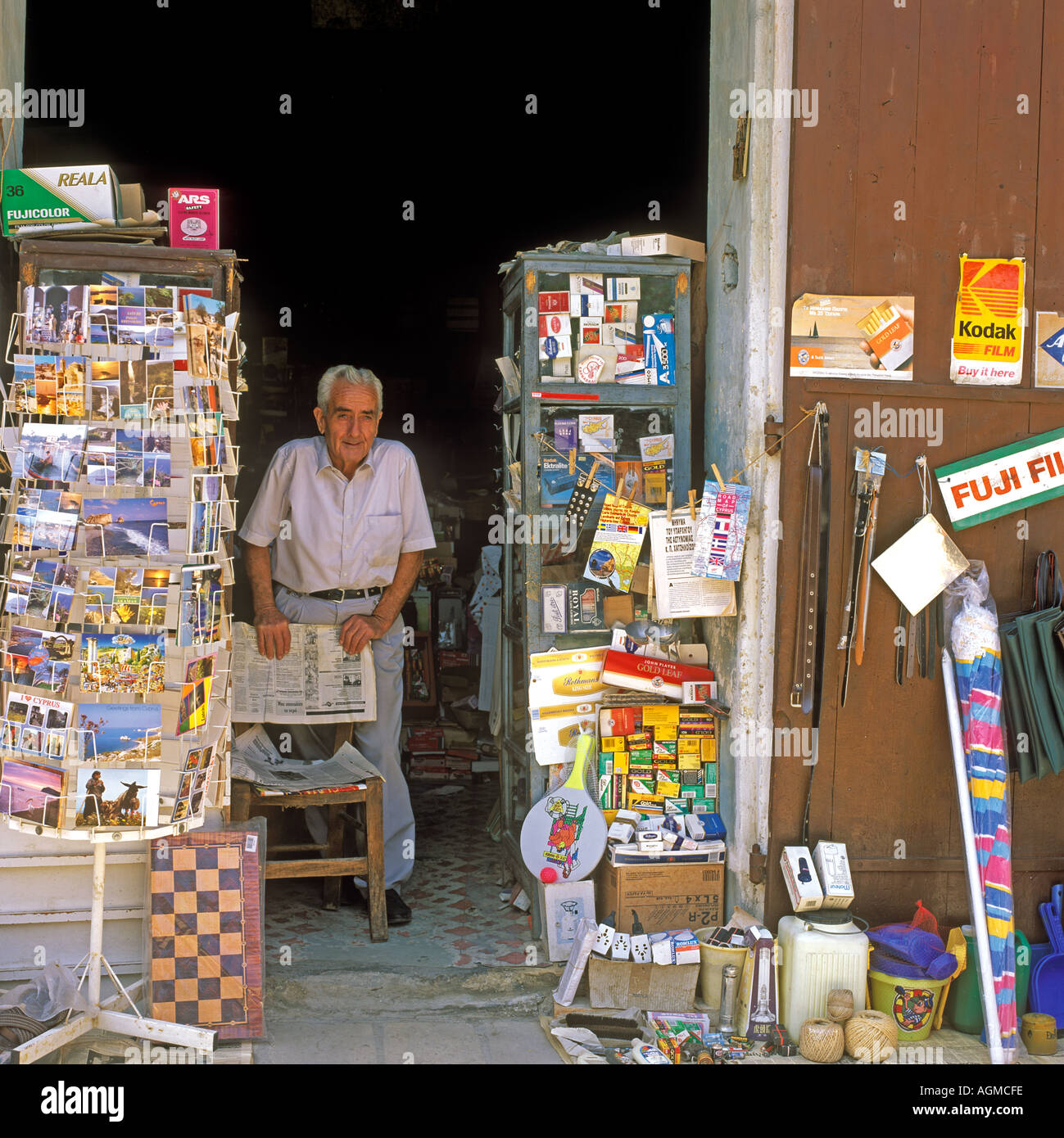 Greek shopkeeper hi-res stock photography and images - Alamy