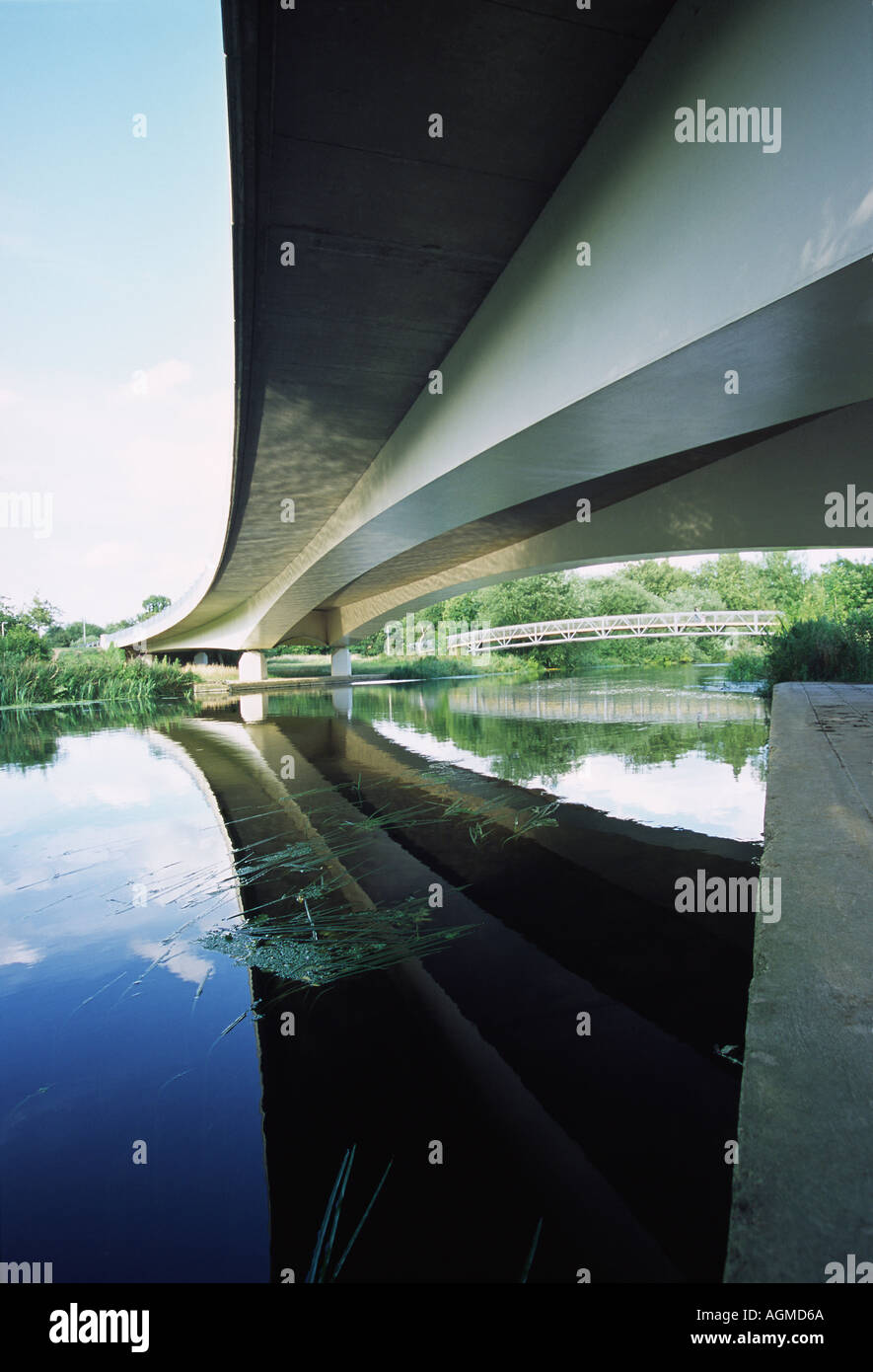 Algae or moss in underside of bridge hi-res stock photography and ...