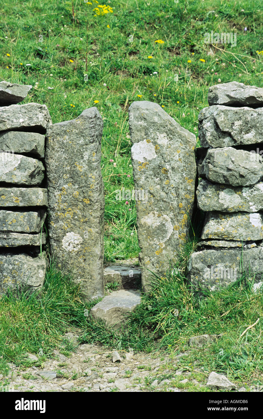 Vertical stone stile hi-res stock photography and images - Alamy