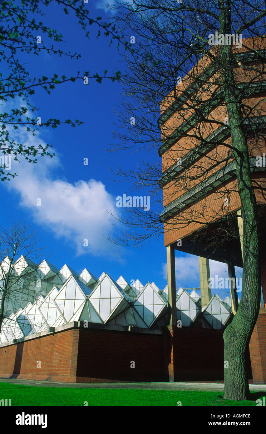 Engineering Department building at Leicester University Leicestershire ...