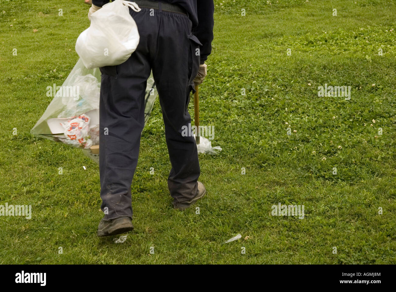 Park employee litter hi-res stock photography and images - Alamy