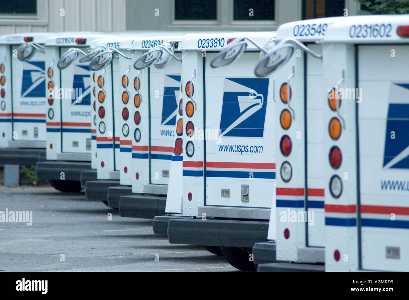 Us postal service van hi-res stock photography and images - Alamy