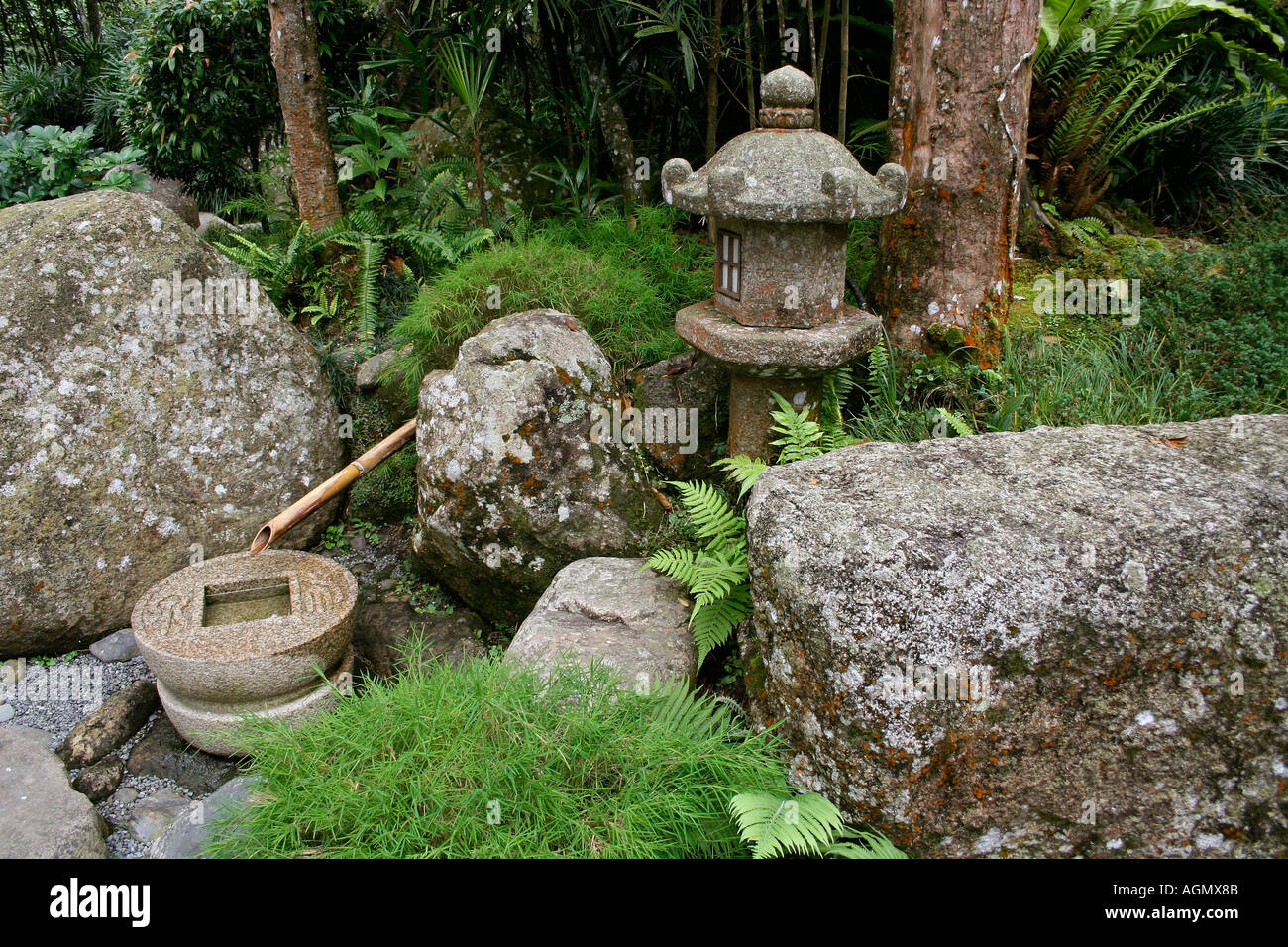 Japanese water feature hi-res stock photography and images - Alamy