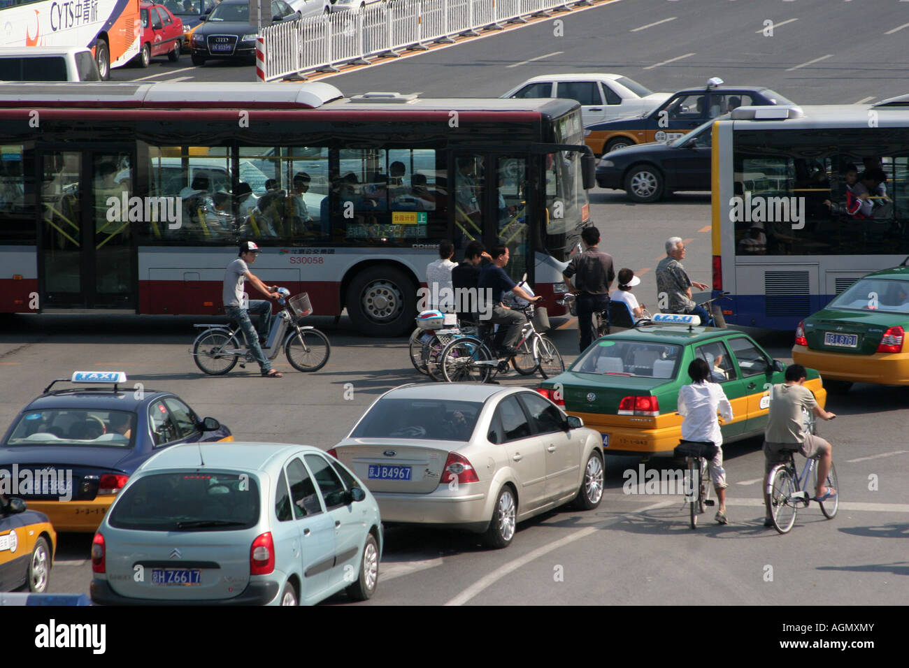 Beijing city streets bicycles hi-res stock photography and images - Alamy