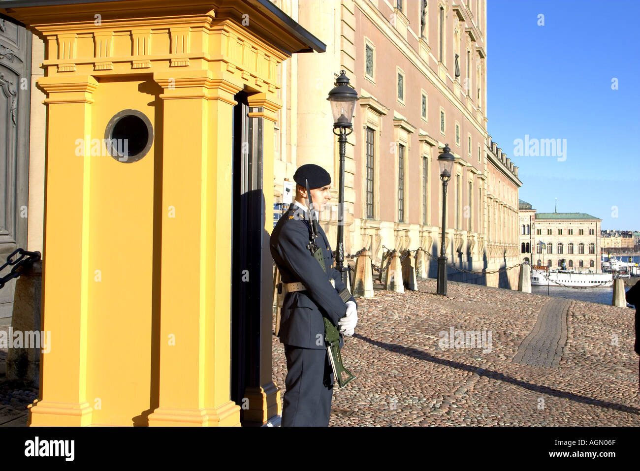 Swedish guard outside one of the Royal Palaces in Gamla Stan Stockholms ...