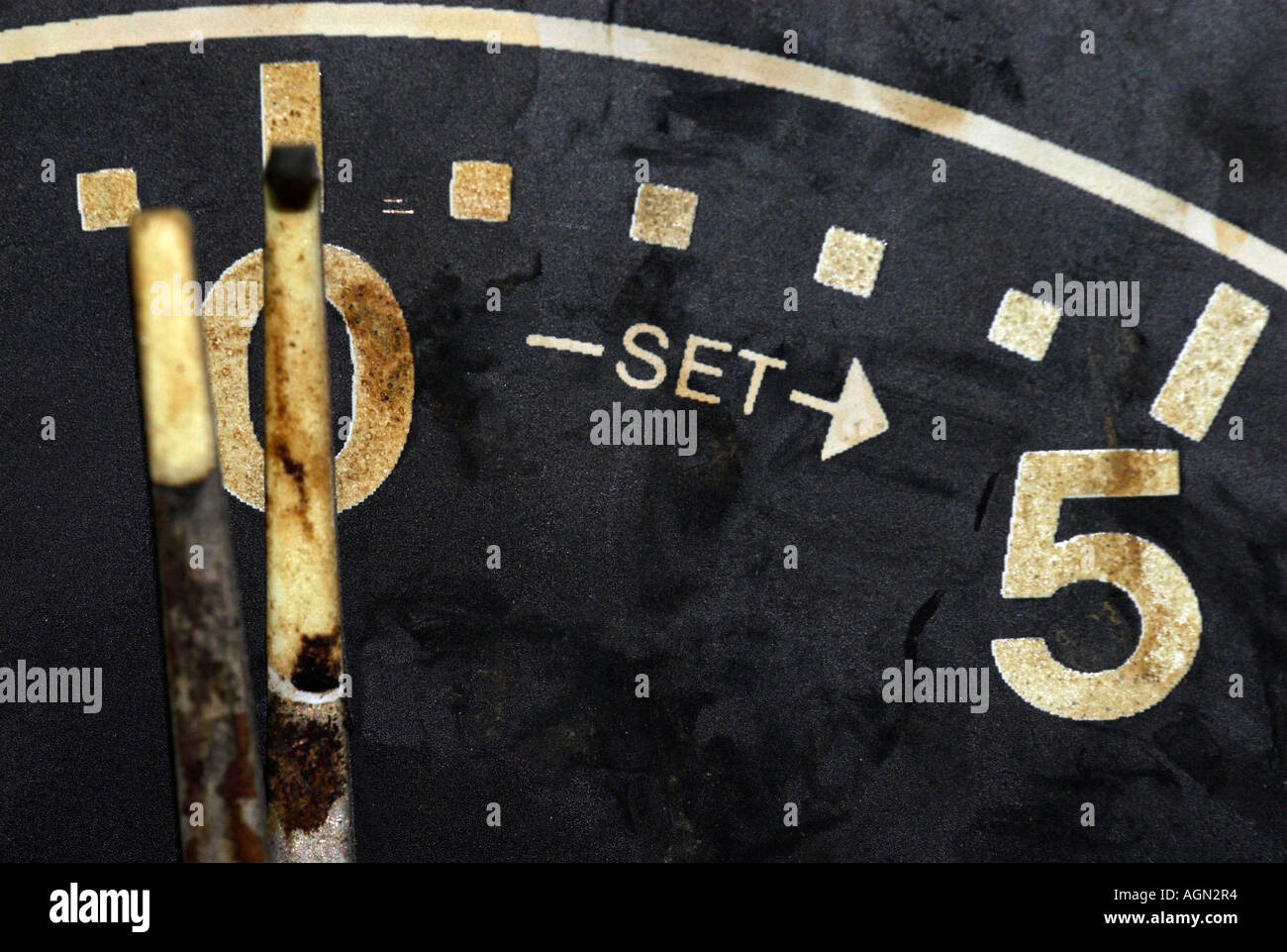 Timed experiment hi-res stock photography and images - Alamy