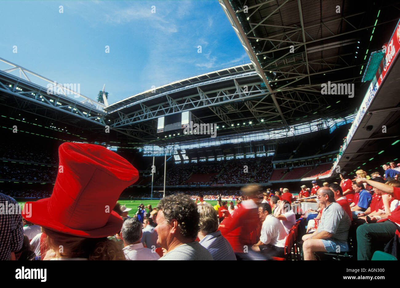 Principality stadium crowd hi-res stock photography and images - Alamy