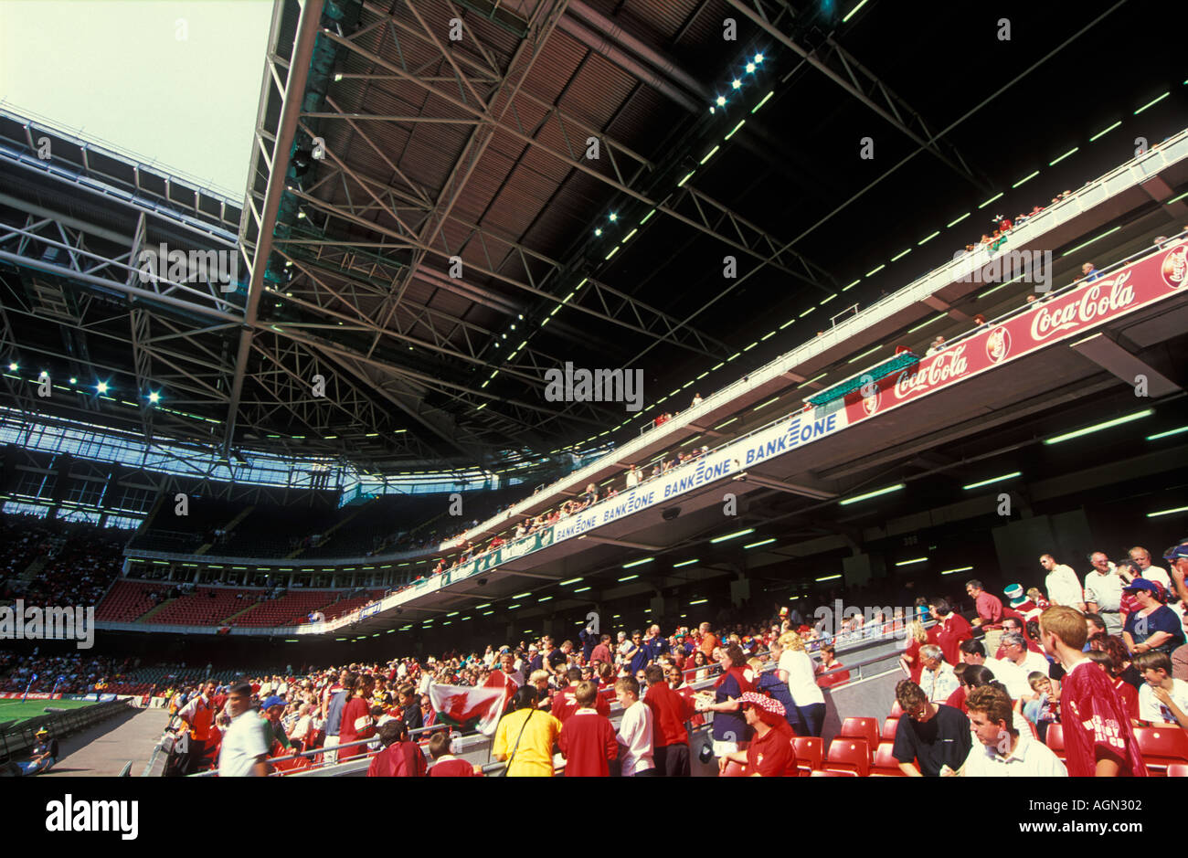 Crowd principality stadium hi-res stock photography and images - Alamy