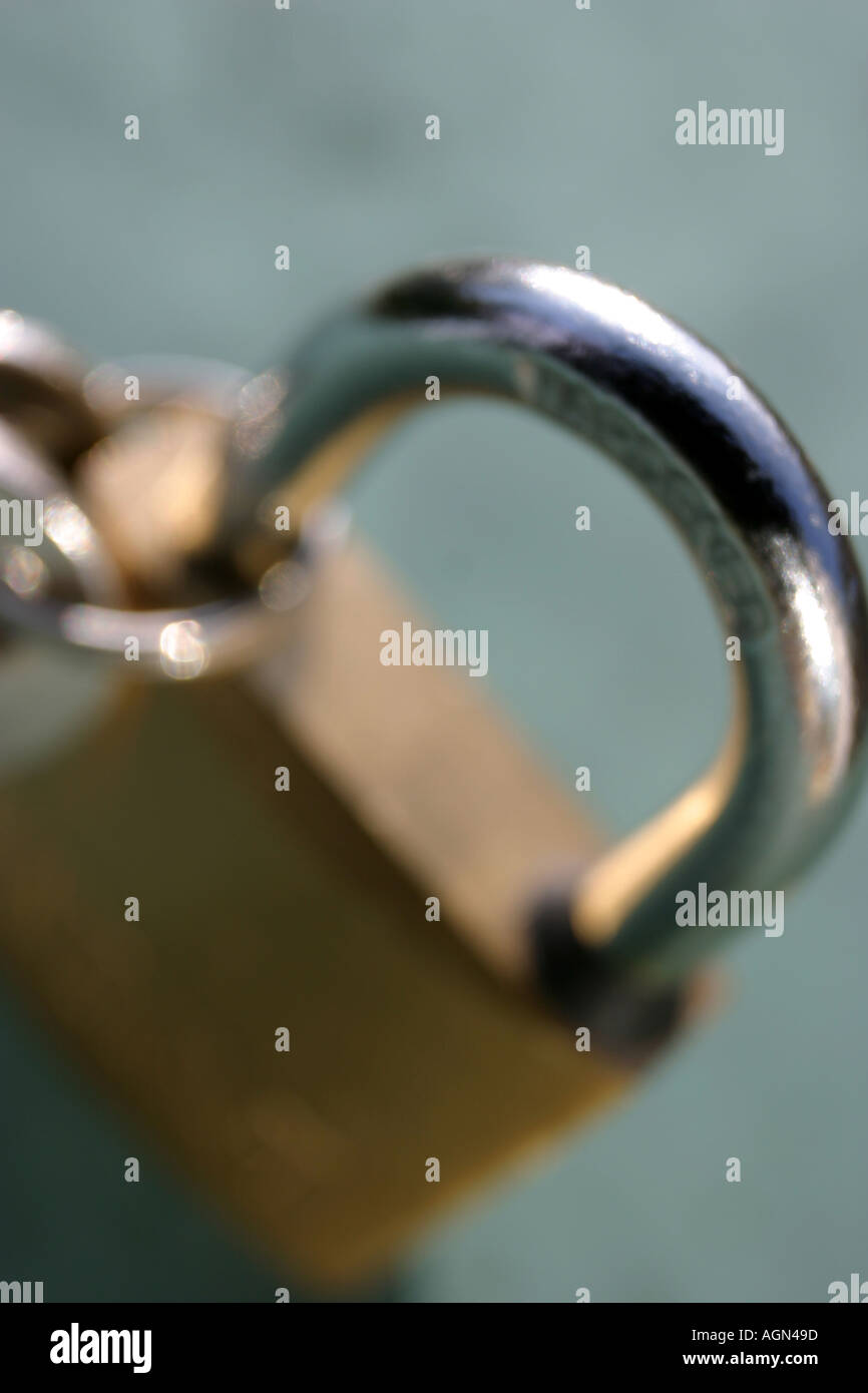 Close up of a padlock and key Stock Photo - Alamy