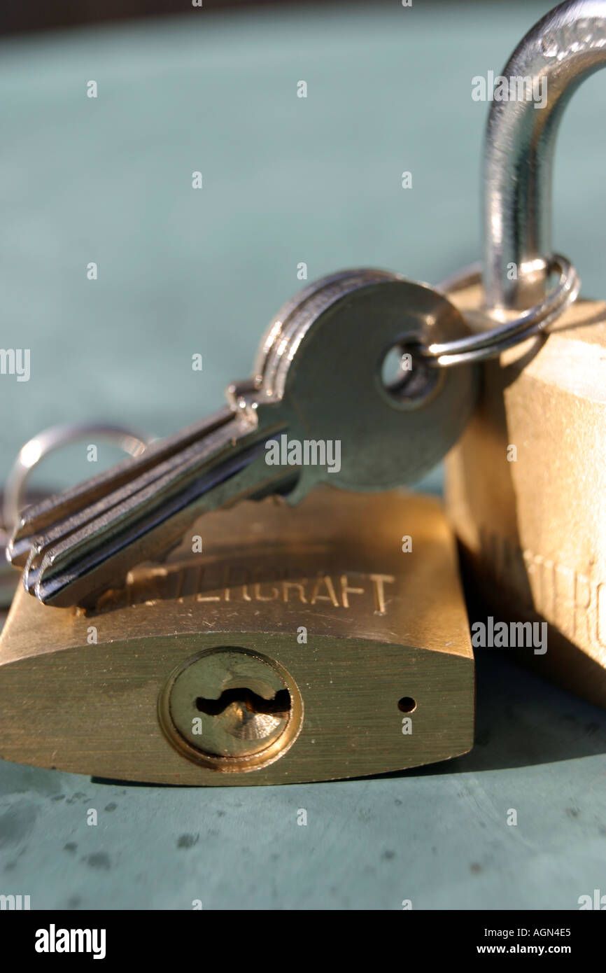 Stole tile hi-res stock photography and images - Alamy