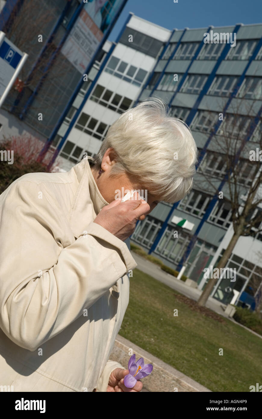 elderly woman crying Stock Photo - Alamy