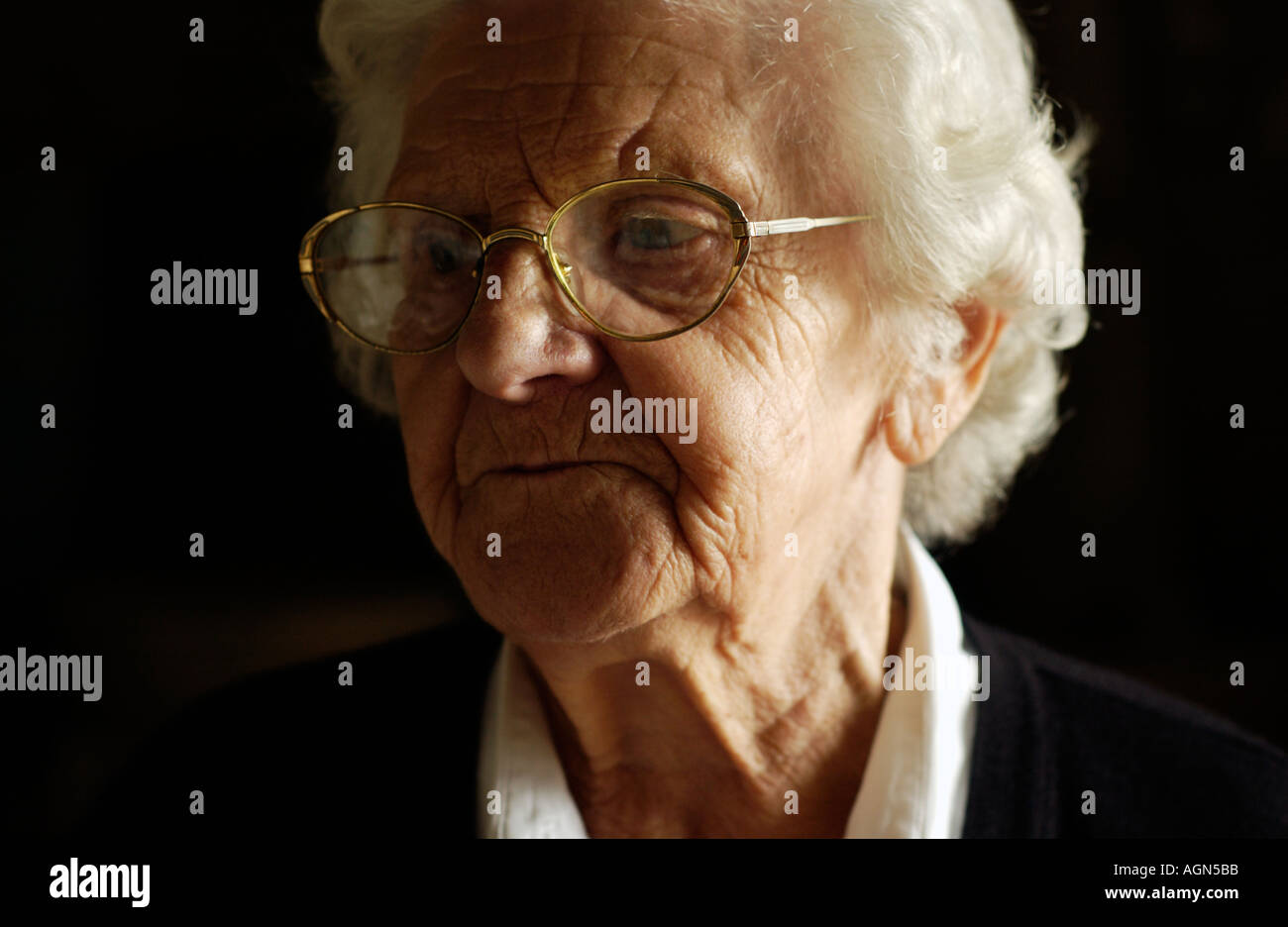 portrait of old woman Stock Photo - Alamy