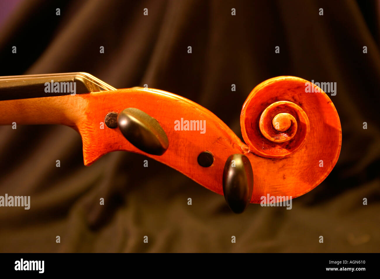 Musical scroll hi-res stock photography and images - Alamy