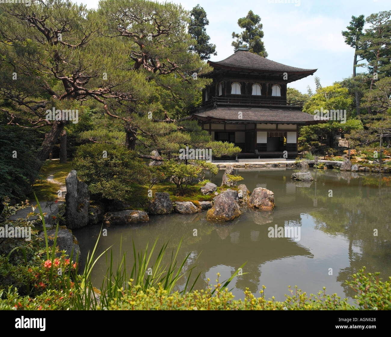 Silver temple hi-res stock photography and images - Alamy