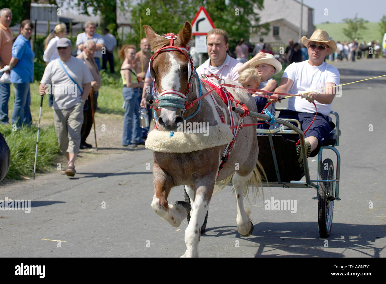 Horse racing by the river hi-res stock photography and images - Alamy