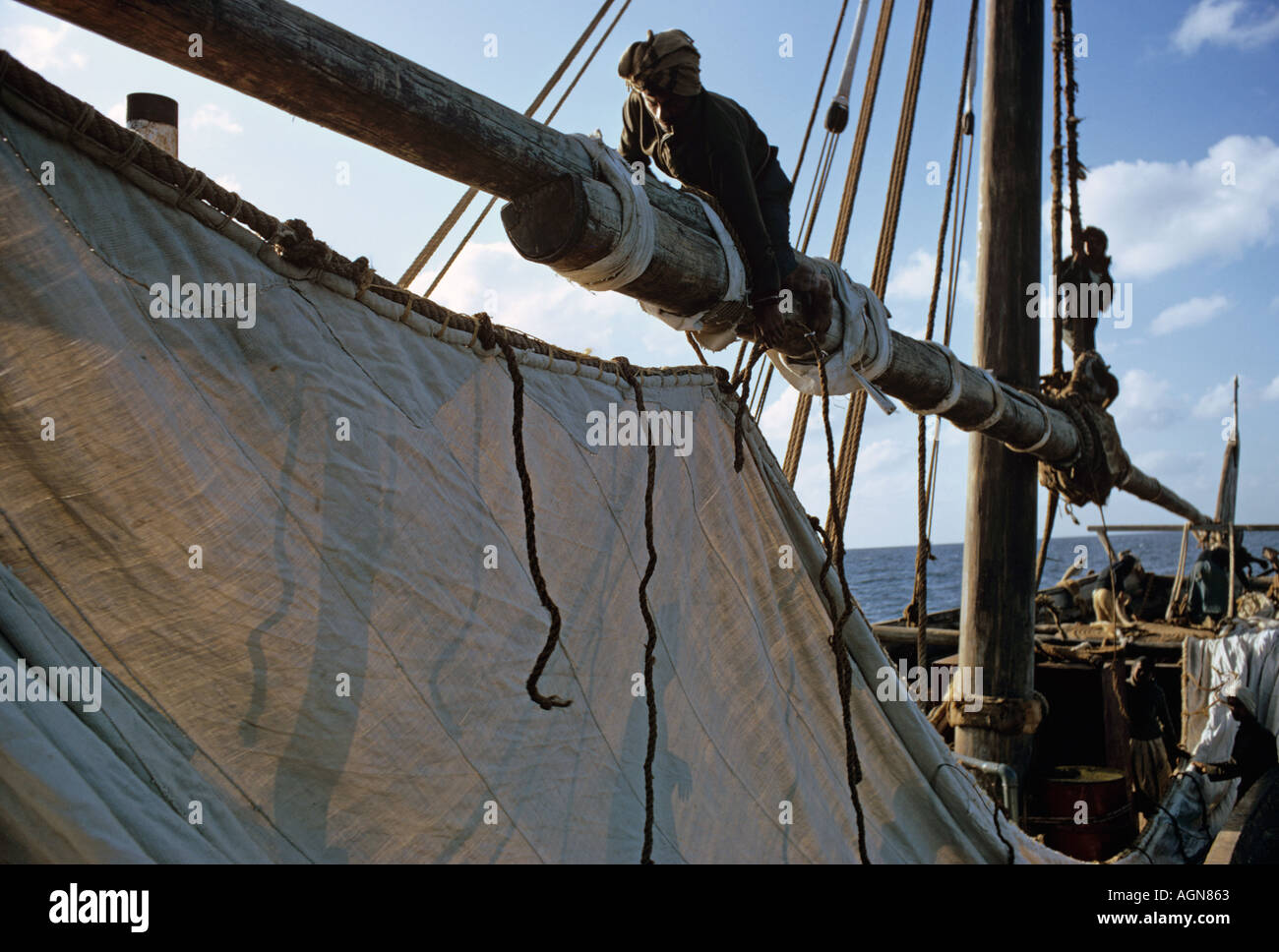 Ancient dhow hi-res stock photography and images - Alamy