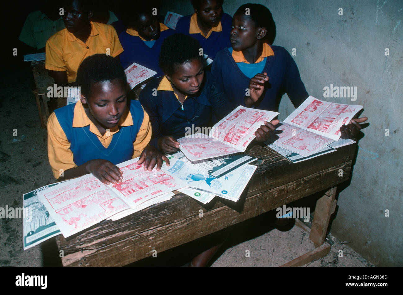 Primary standard hi-res stock photography and images - Alamy