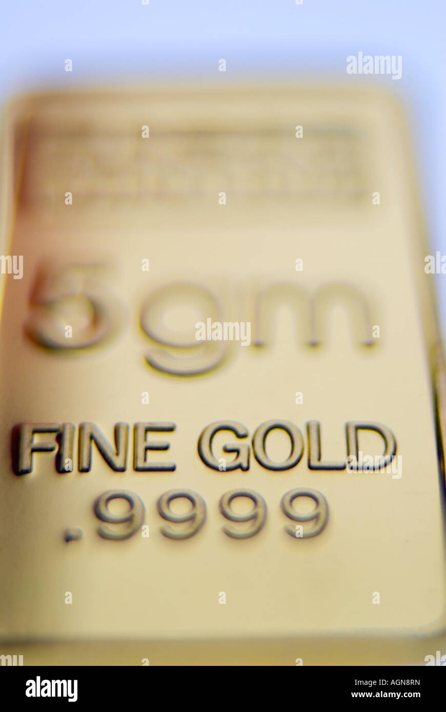 5g Gold Bullion Bar Stock Photo - Alamy