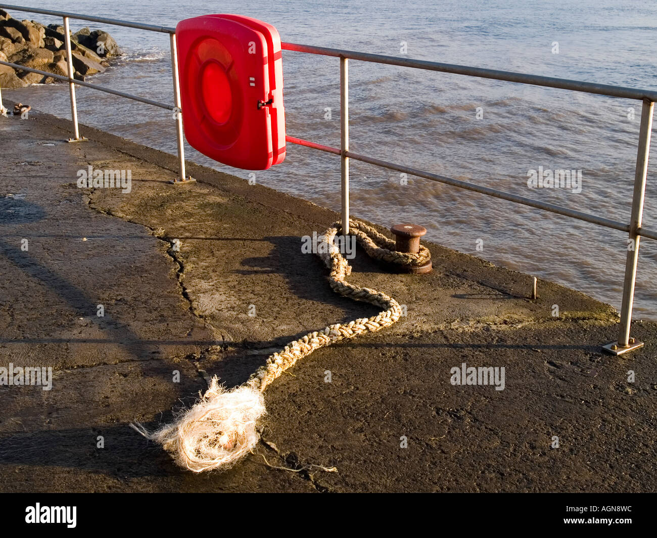 Broken mooring rope hi-res stock photography and images - Alamy
