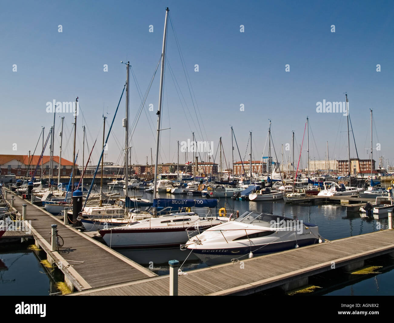 Boardwalk marina hi-res stock photography and images - Alamy