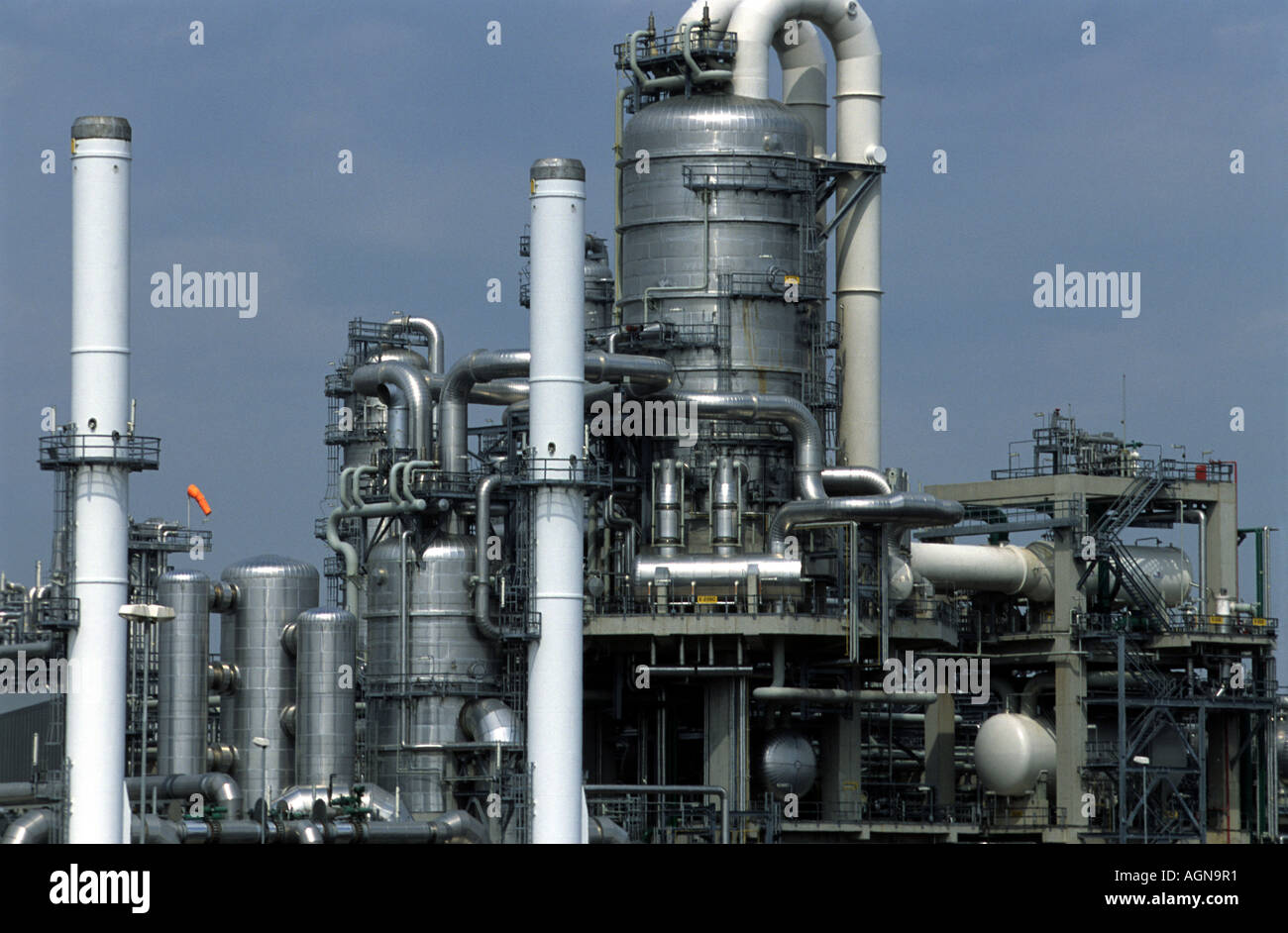 Netherlands rotterdam industrial plant hi-res stock photography and ...
