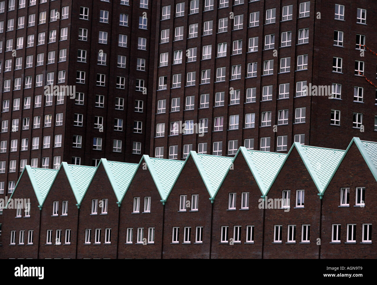 Dutch city social housing hi-res stock photography and images - Alamy