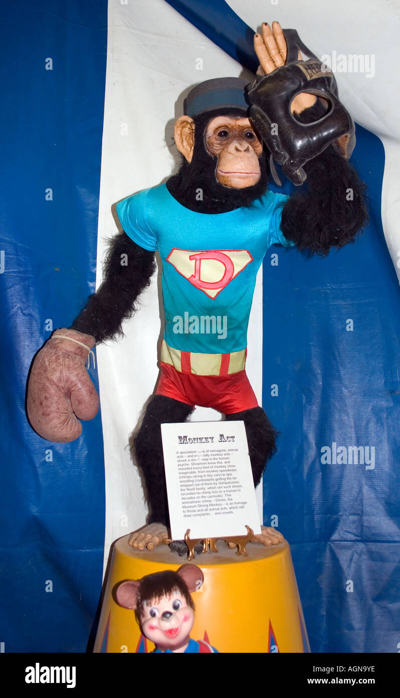 The American Dime Museum in Baltimore, Maryland celebrated oddities and ...