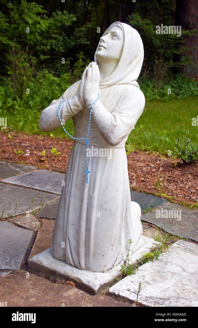 Lady fatima statue new church hi-res stock photography and images - Alamy
