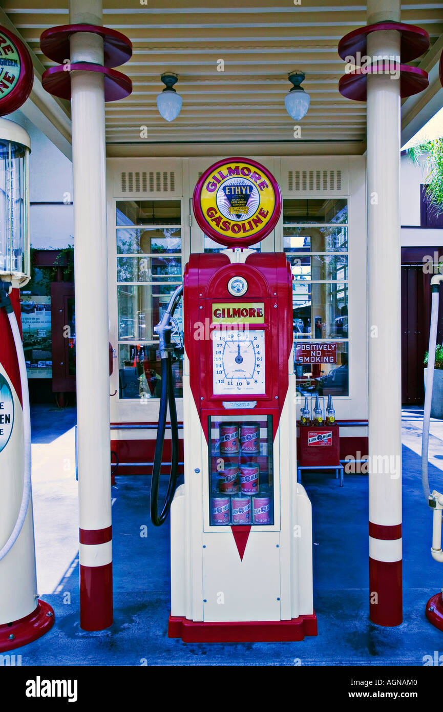 Vintage gas pump hi-res stock photography and images - Alamy