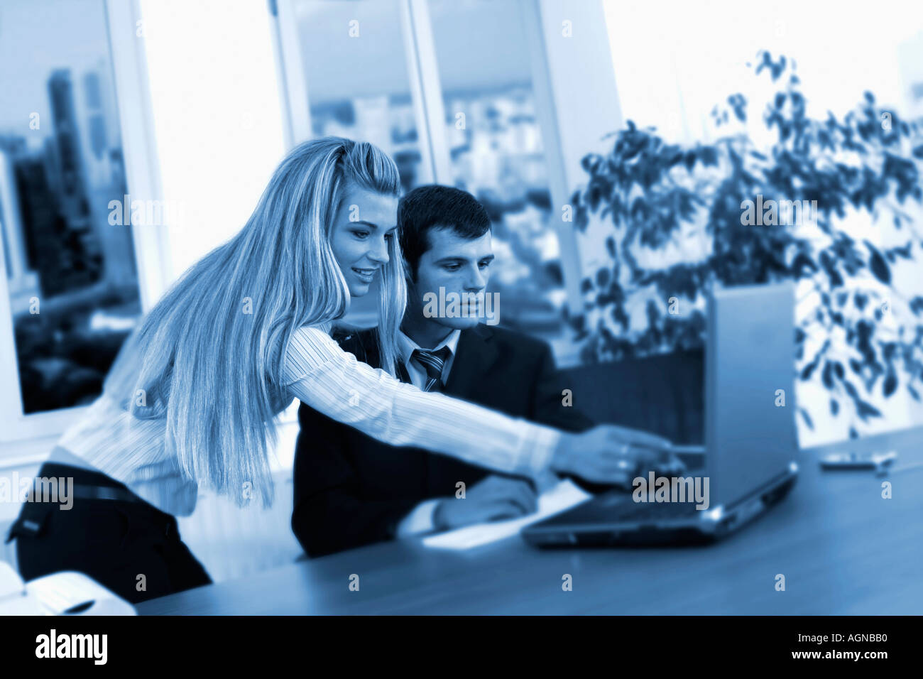 Alienated office hi-res stock photography and images - Alamy
