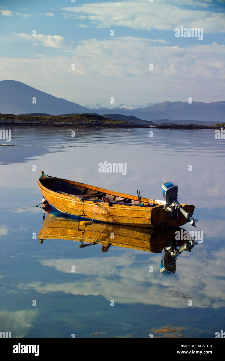 Rowboat Image High Resolution Stock Photography and Images - Alamy
