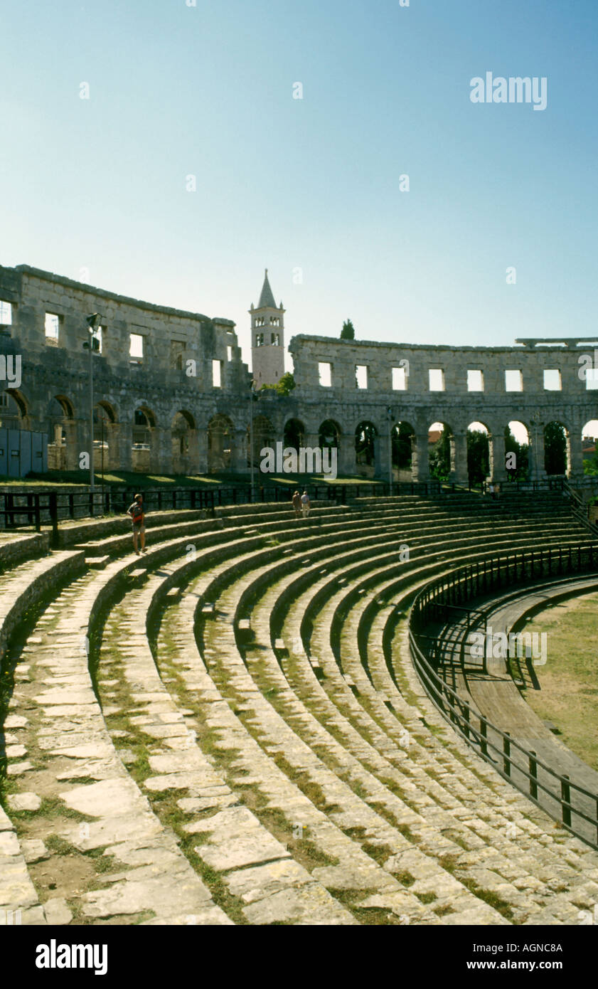 Roman amphitheatre built in 4AD in Pula, Croatia Stock Photo - Alamy