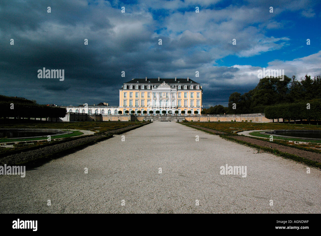 Augustusburg castle bruhl germany hi-res stock photography and images ...