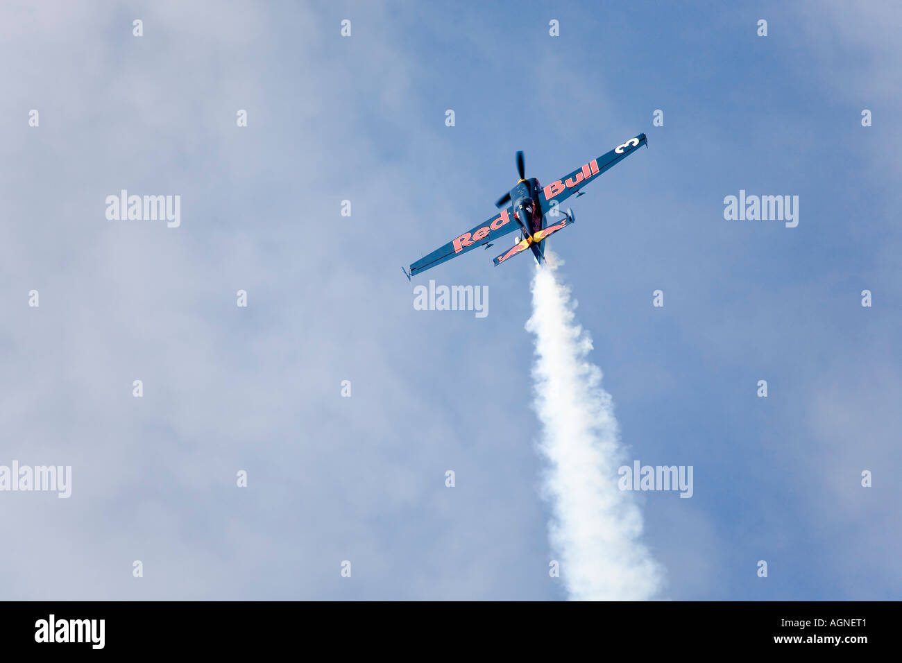 Edge 540 hi-res stock photography and images - Alamy