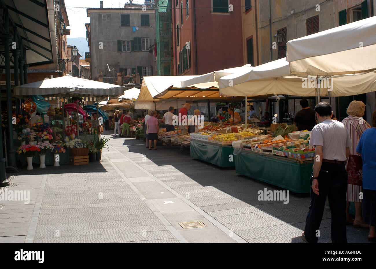 Market stalls selling fresh produce in Rapallo NW Italy Stock Photo - Alamy