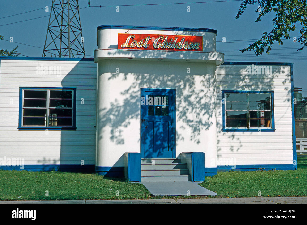 Lost children building cne toronto hi-res stock photography and images ...