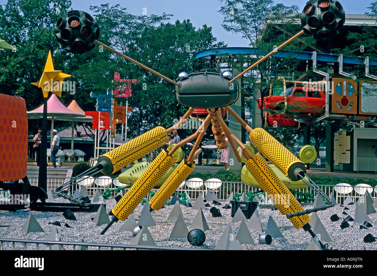 Chrysler 'Zoo Animal' at the Autofare Zoo New York World's Fair 1964 ...