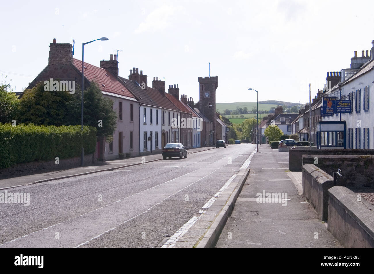 Ayton berwickshire scotland village hi-res stock photography and images ...