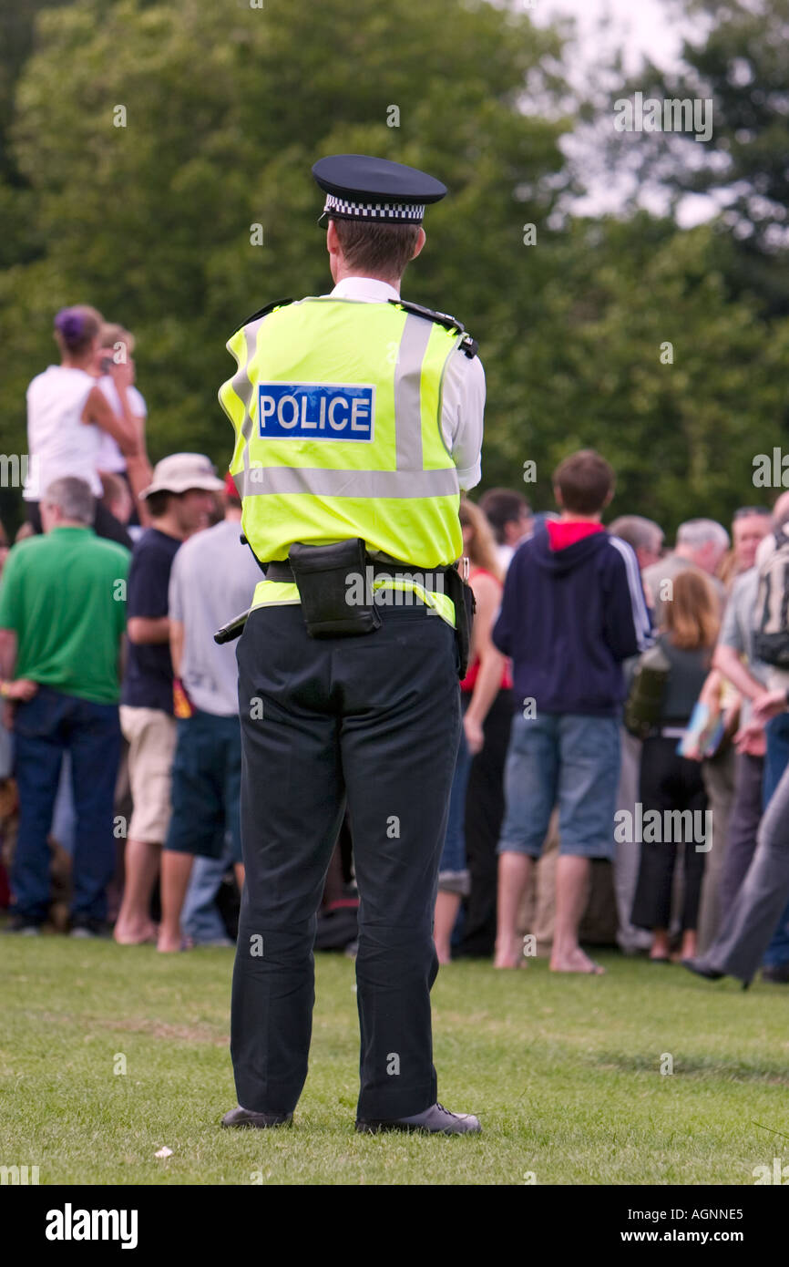 Police officer scotland hi-res stock photography and images - Alamy