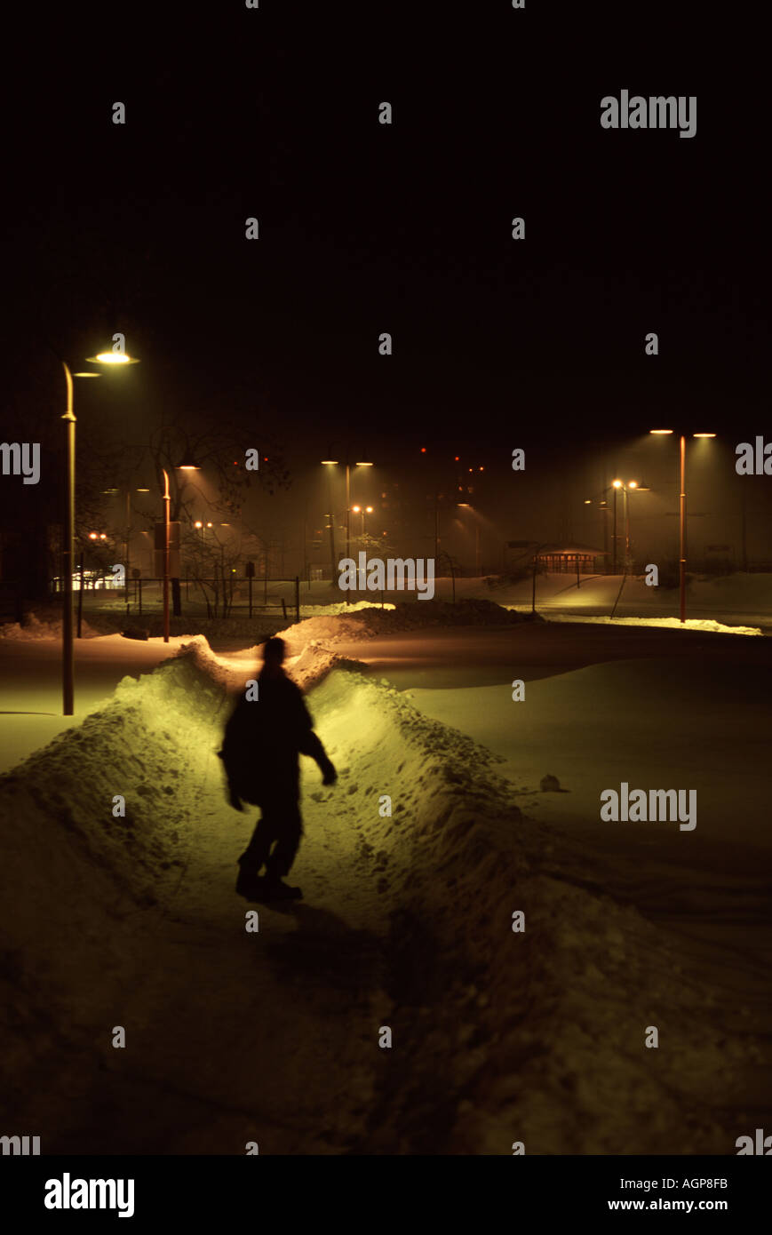 Woman alone at night scared walking hi-res stock photography and images ...